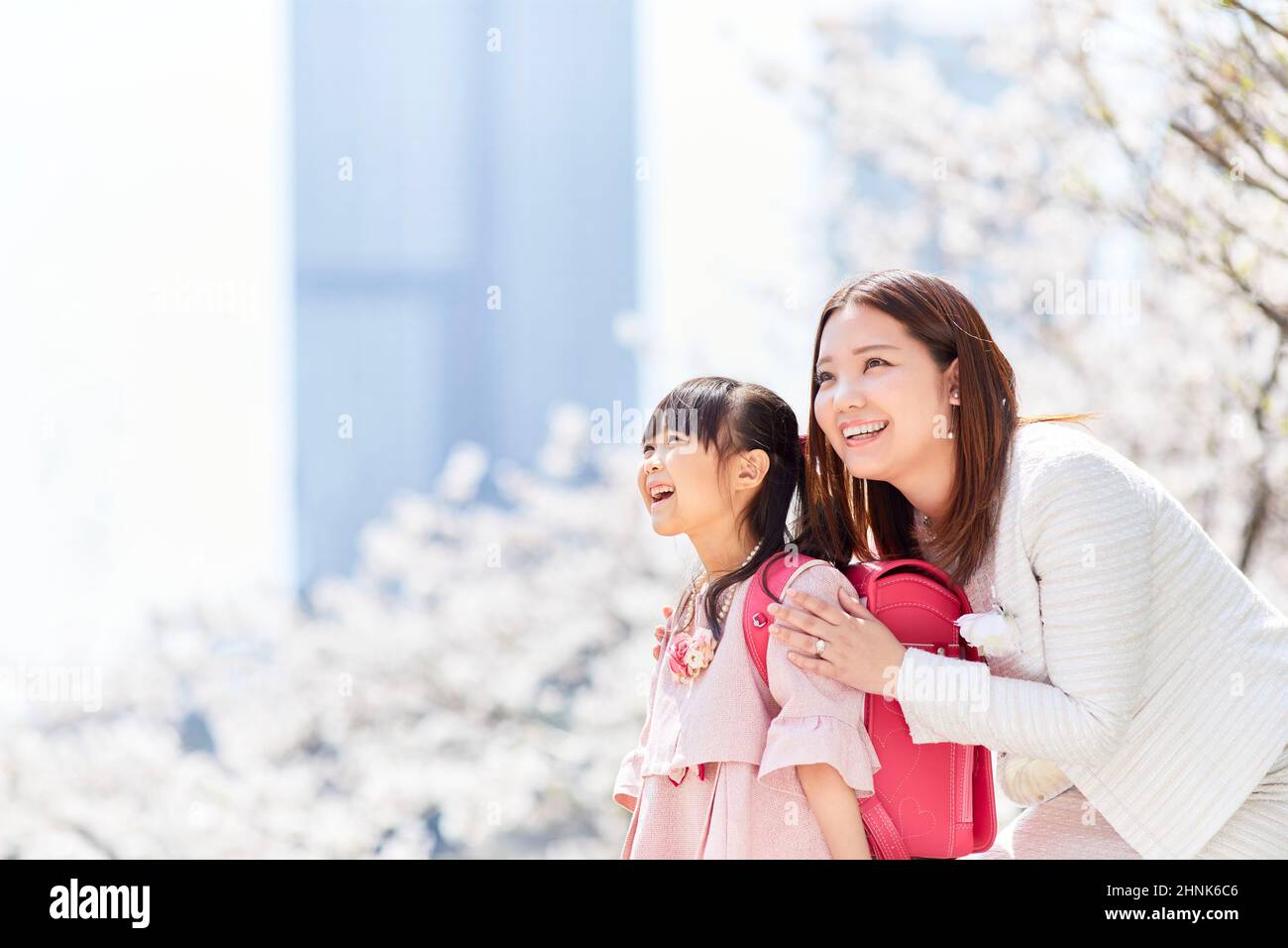 Japanese Parents And Children On The Day Of The Entrance Ceremony Stock ...