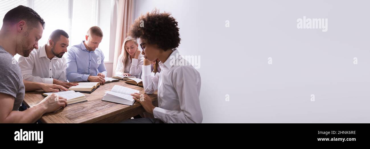 African american woman bible study hi-res stock photography and images ...