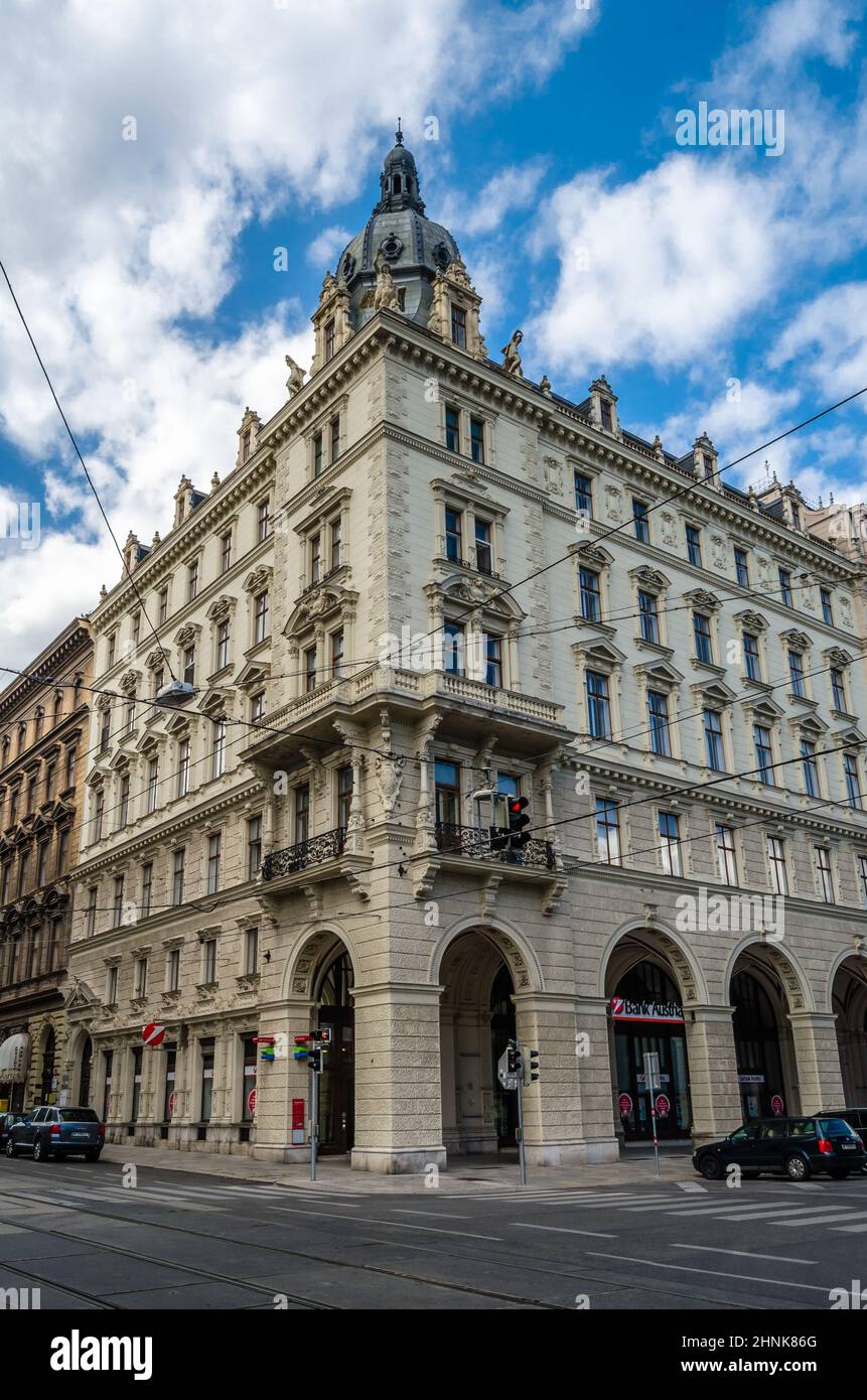 VIENNA, AUSTRIA - SEPTEMBER 1, 2013: Classical architecture and urban ...