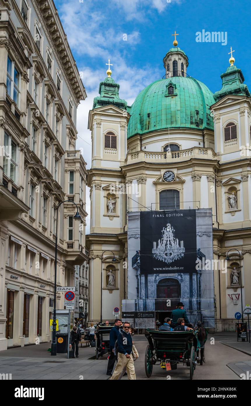 VIENNA, AUSTRIA - SEPTEMBER 1, 2013: Classical architecture and urban ...