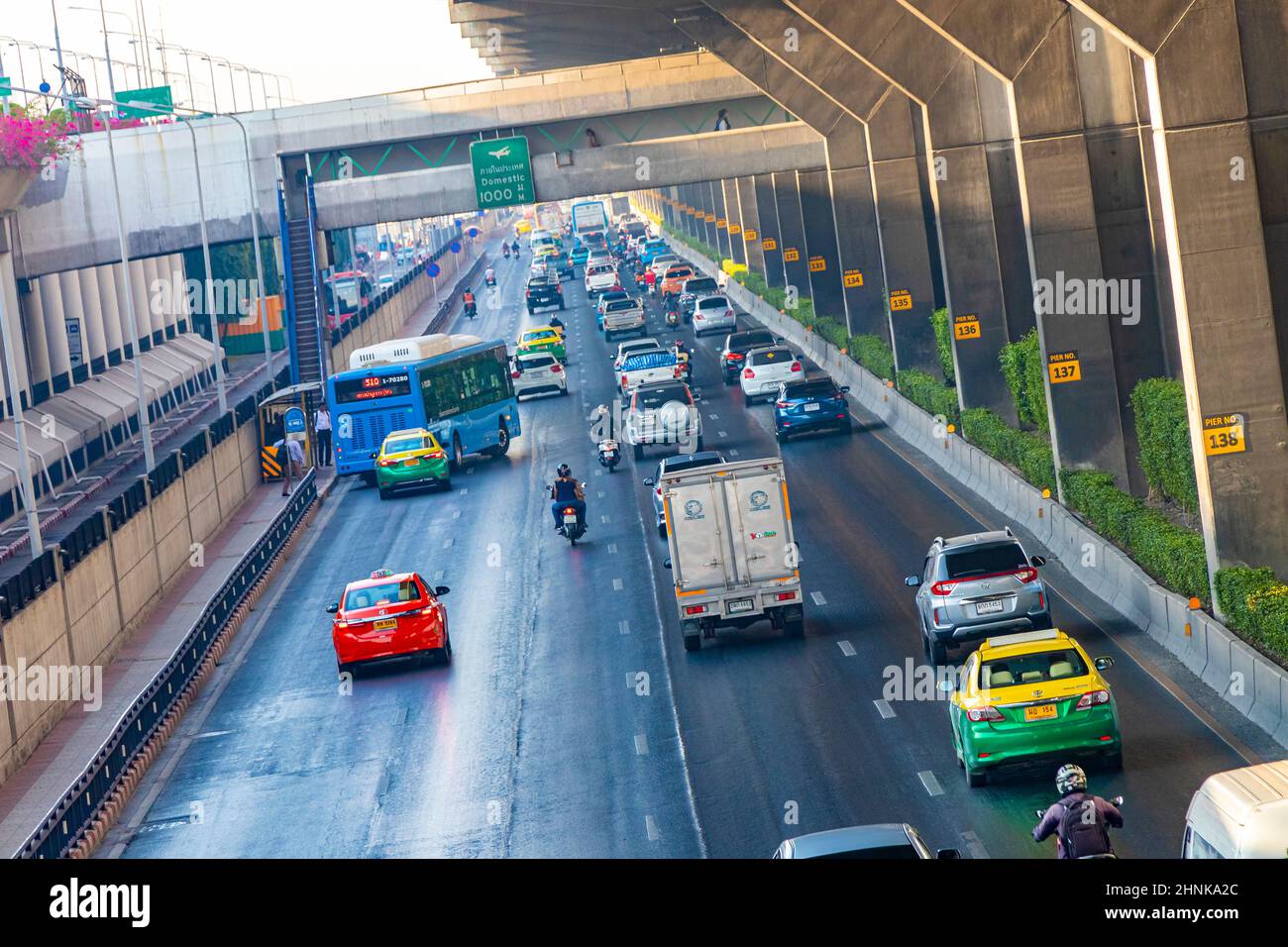 Heavy traffic and pollution hi-res stock photography and images - Alamy