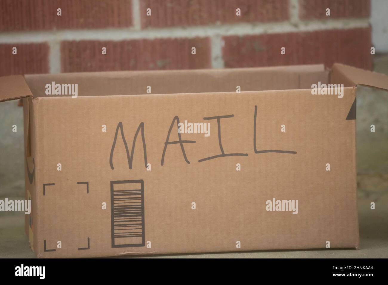 Cardboard Box for MAIL Stock Photo - Alamy