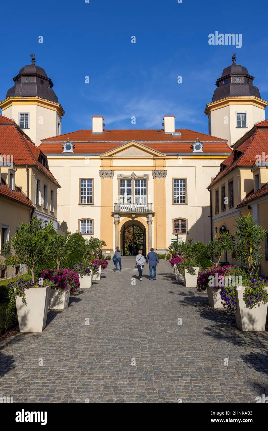 13th century medieval building hi-res stock photography and images - Alamy