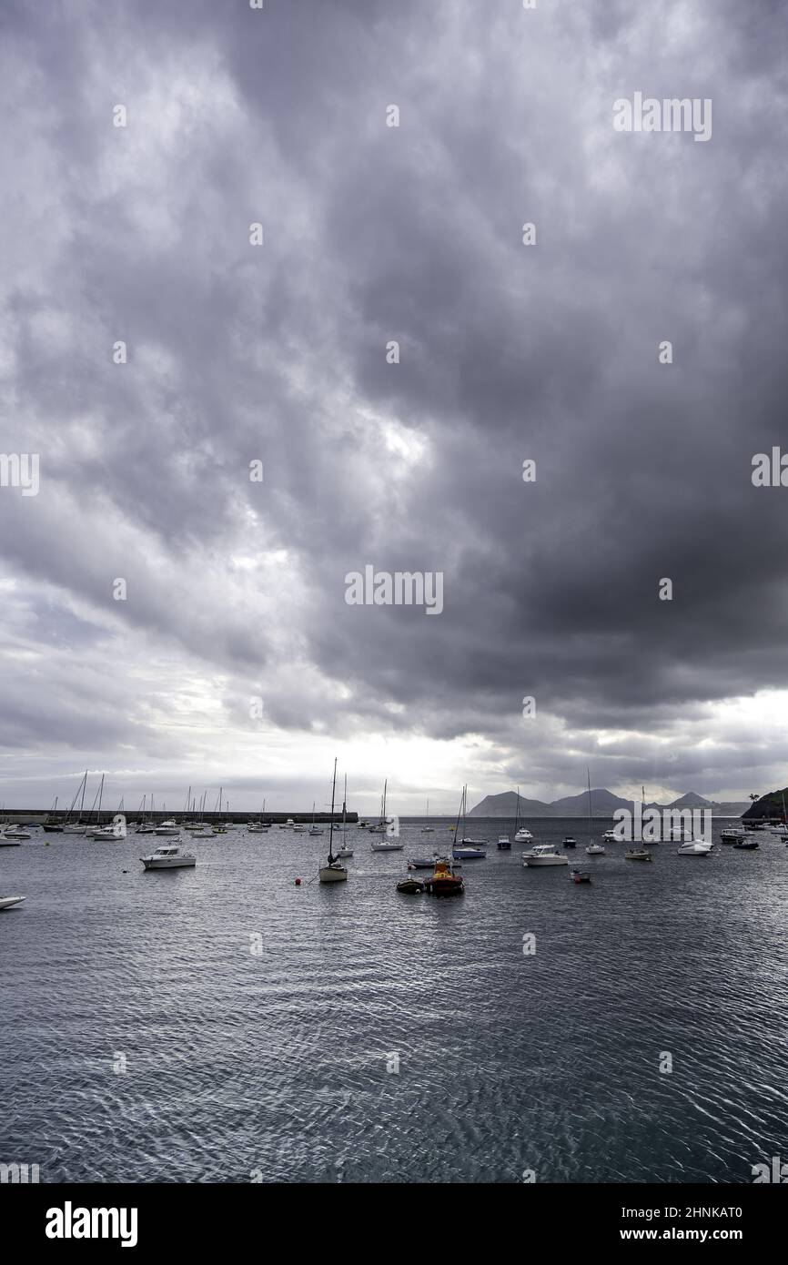 Sky boats hi-res stock photography and images - Alamy