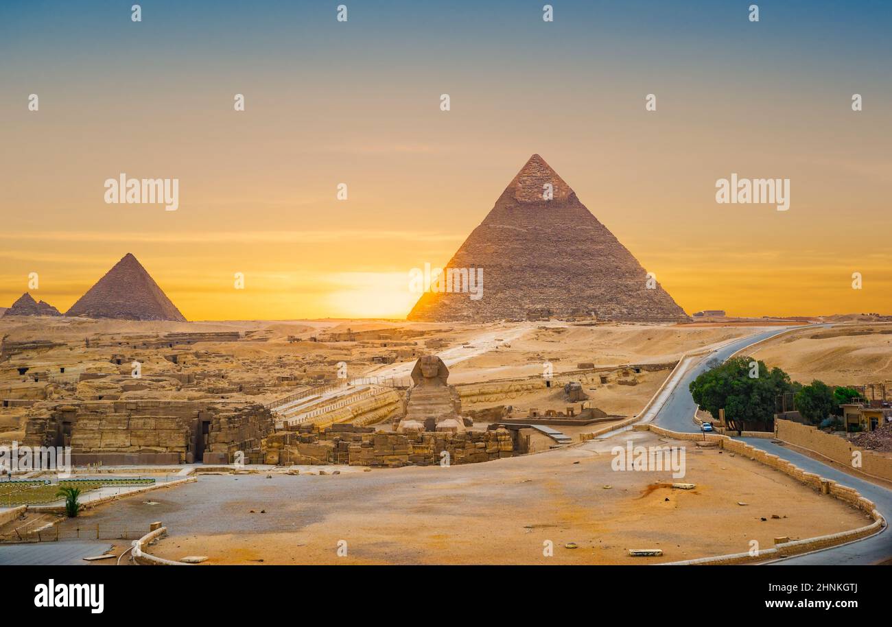 Giza pyramids plateau hi-res stock photography and images - Alamy