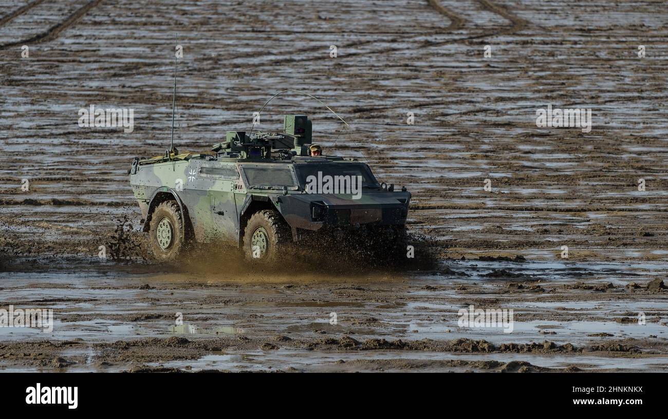 Fennek vehicle german hi-res stock photography and images - Alamy