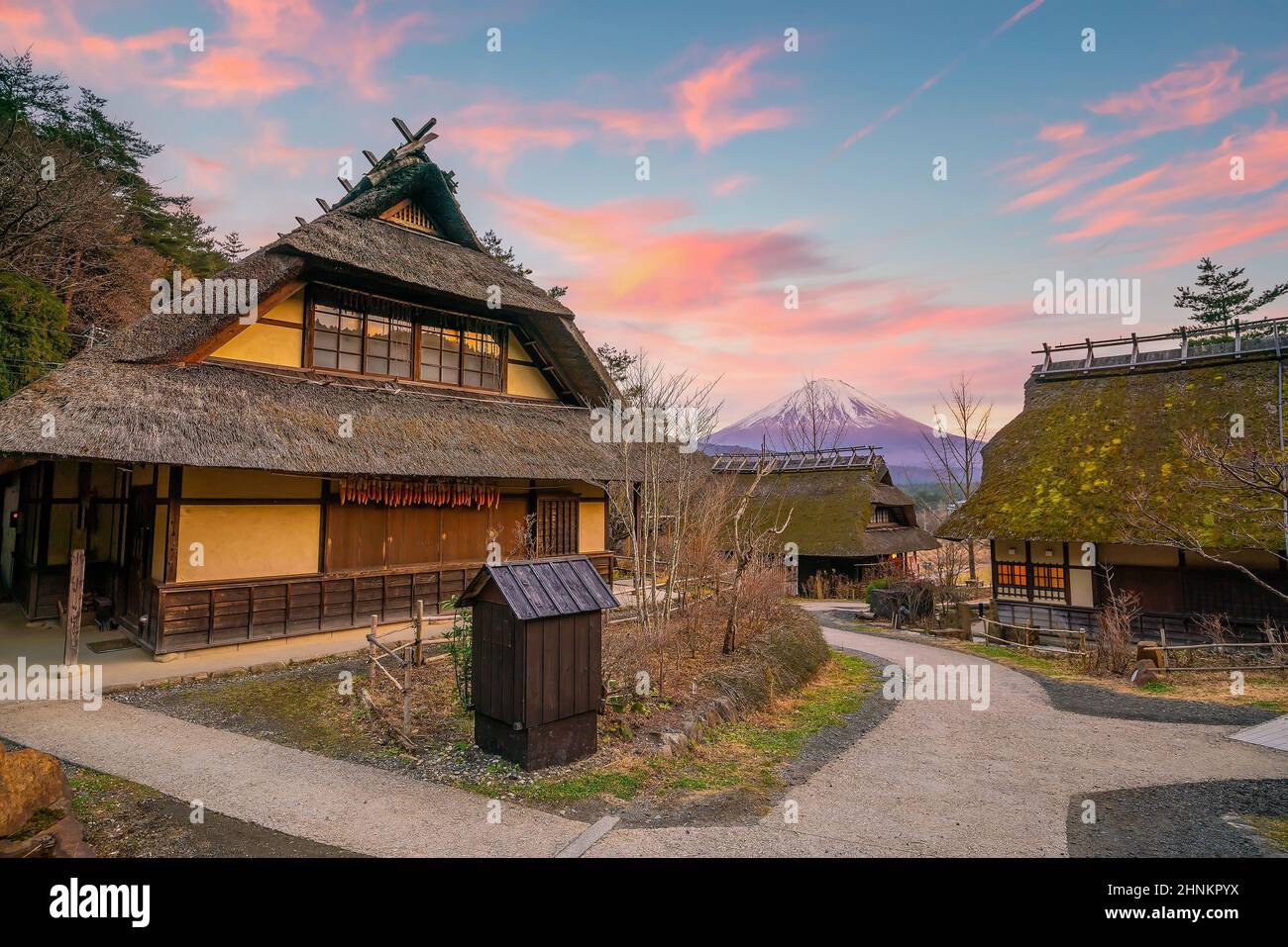 Ancient japanese architecture hi-res stock photography and images - Alamy