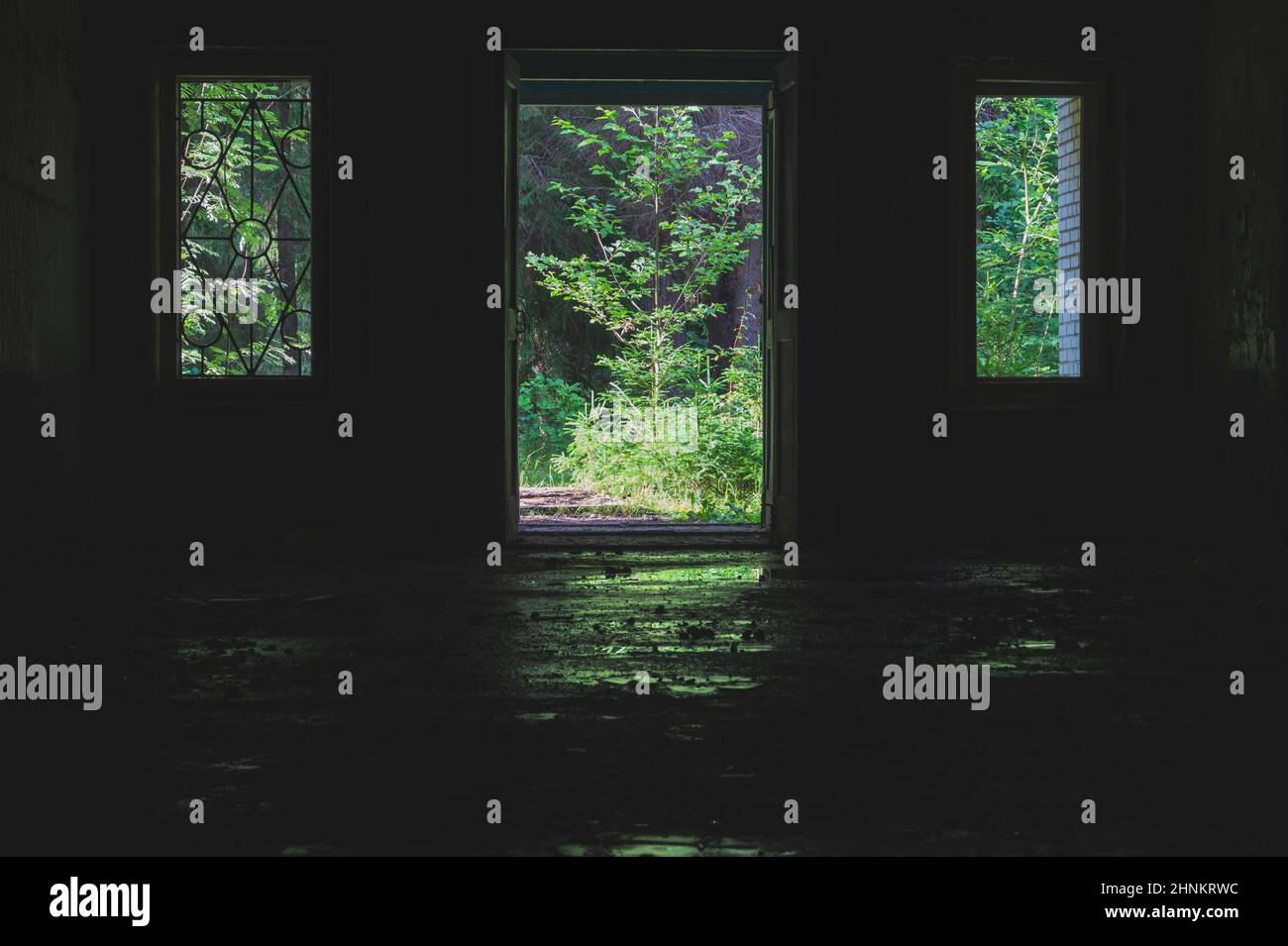 Hole to see through door hi-res stock photography and images - Alamy