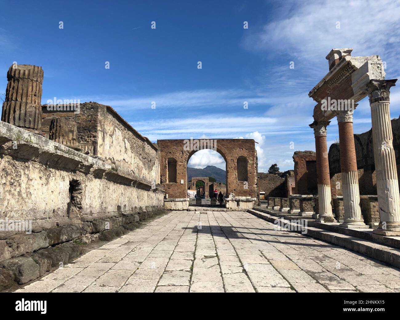 Ruins of pompei and mt vesuvius hi-res stock photography and images - Alamy