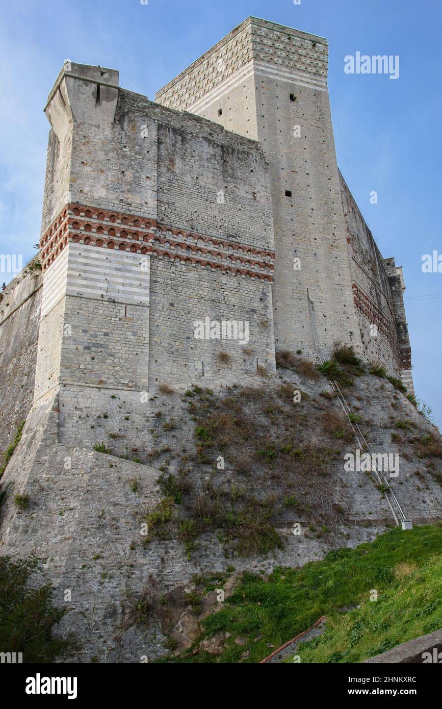 The impressive size of the castle of Lerici in the Italian Riviera ...