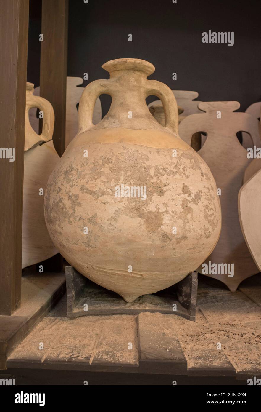 Amphorae High Resolution Stock Photography and Images - Alamy