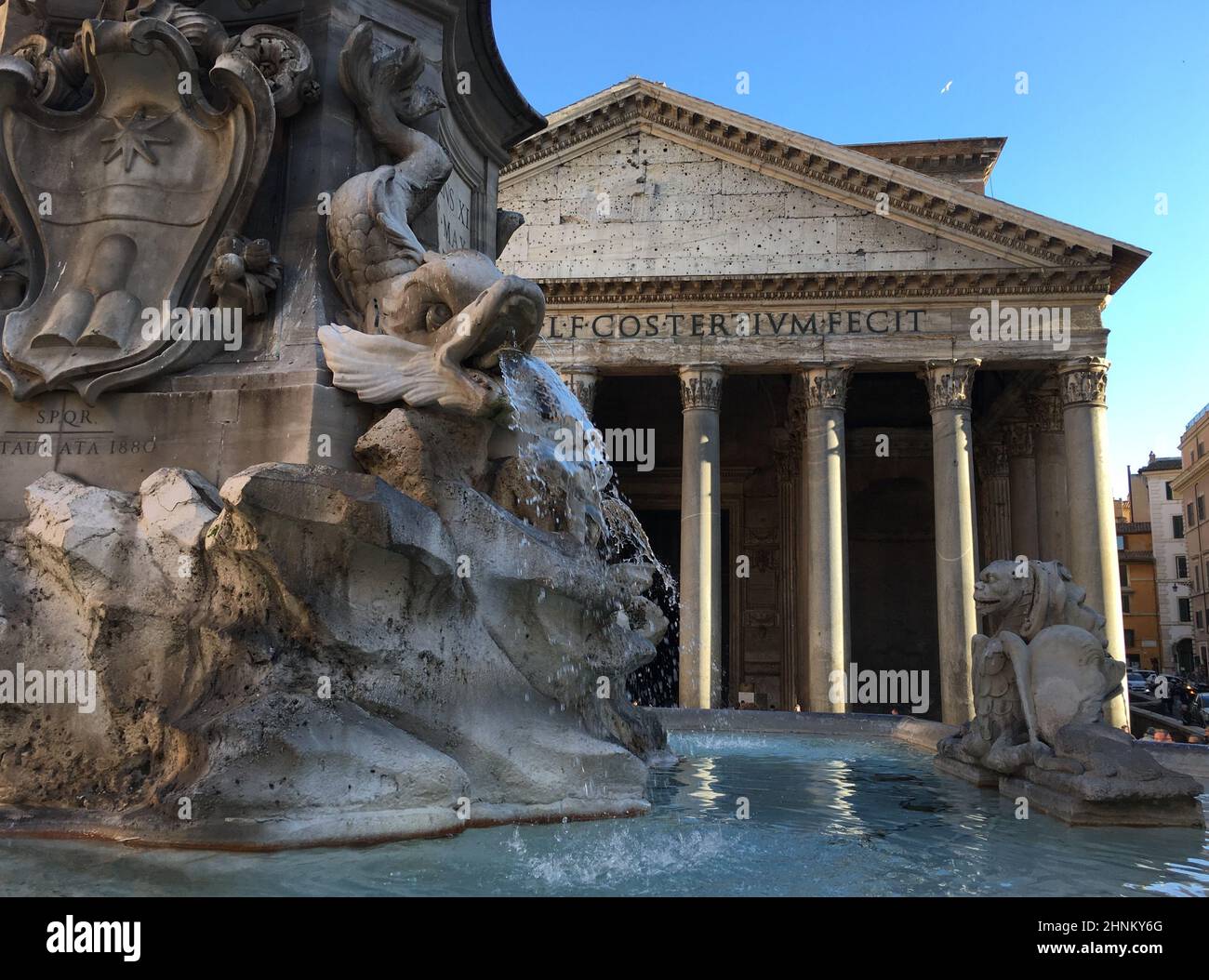 Fountain pantheon rome hi-res stock photography and images - Alamy