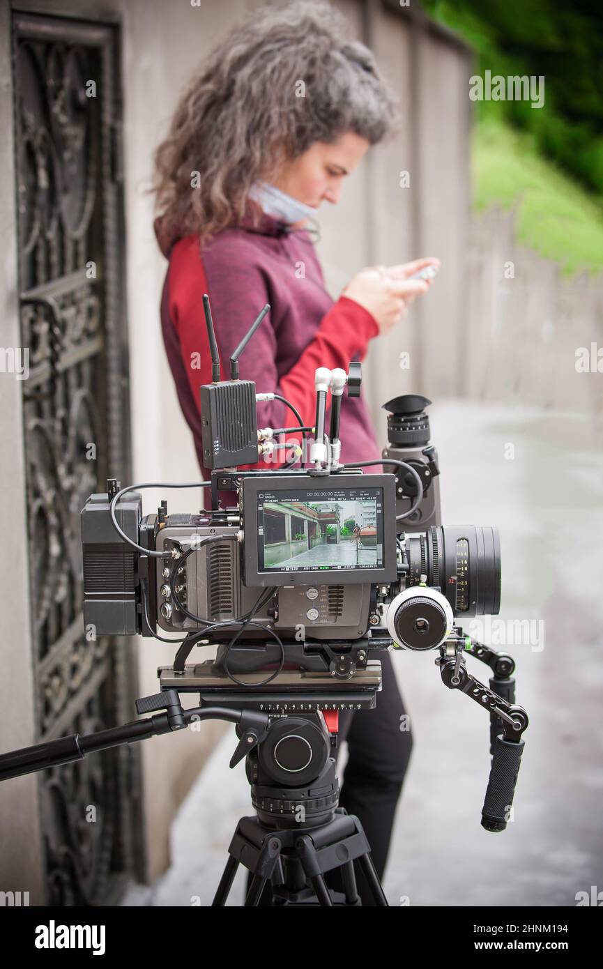 Female cameraman hi-res stock photography and images - Alamy