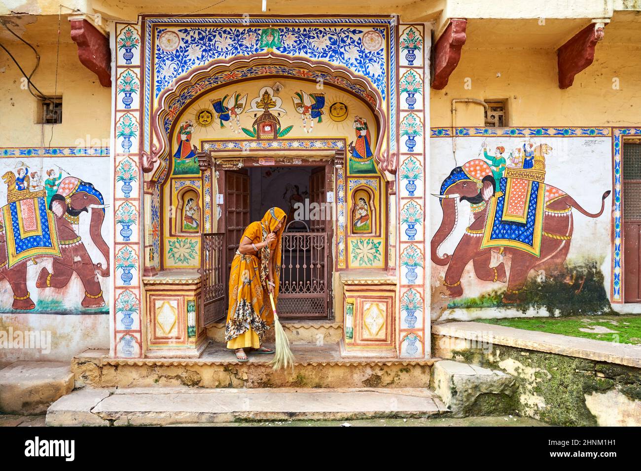 Rajasthan india painted architecture hi-res stock photography and ...