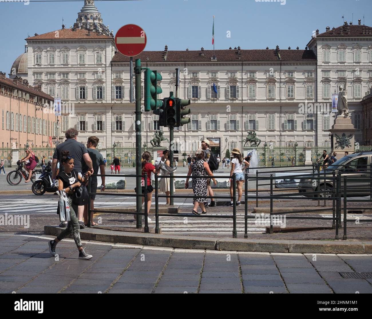Castello square hi-res stock photography and images - Alamy