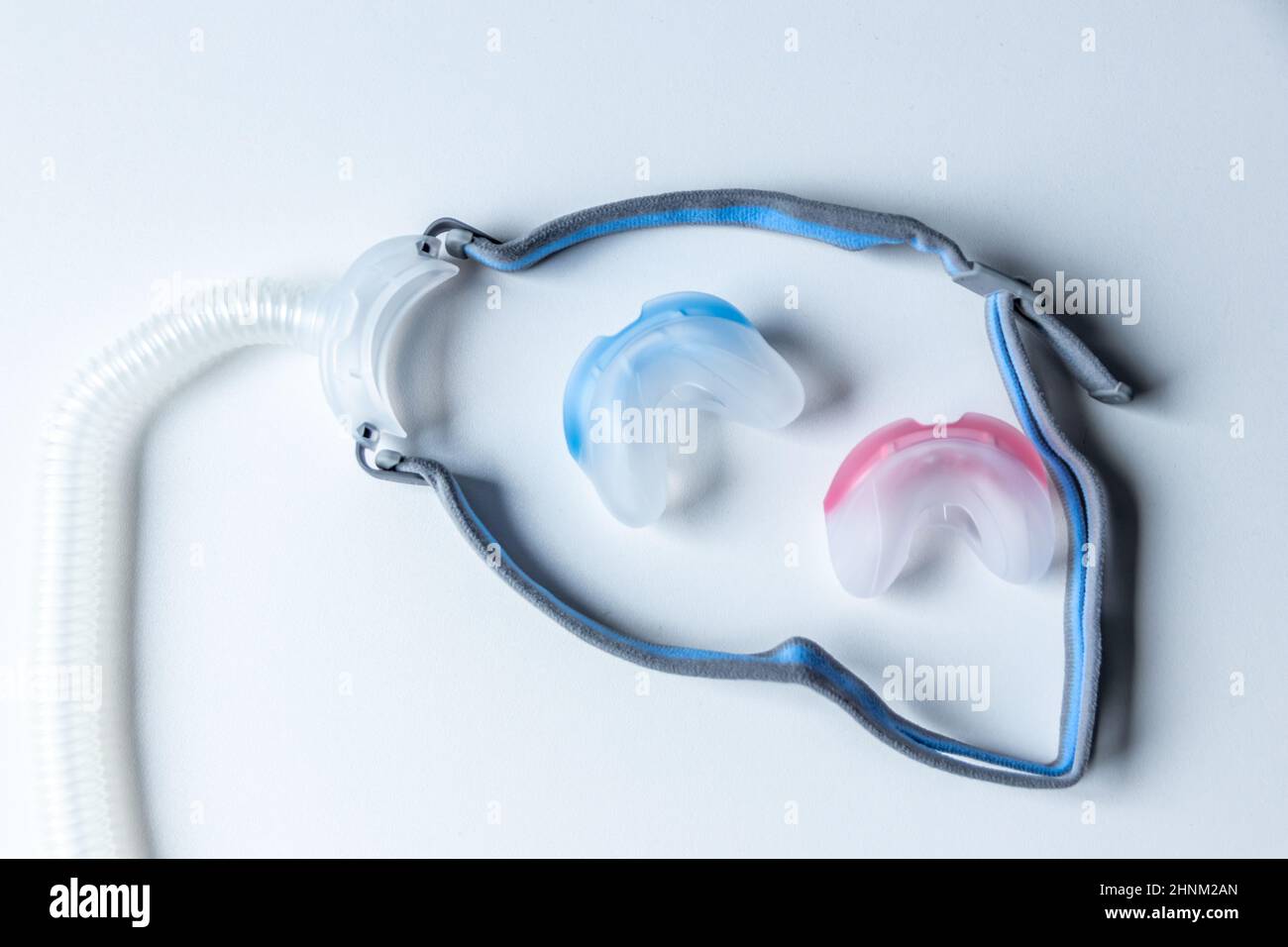 CPAP mask against obstructive sleep apnea helps patients respirator ...