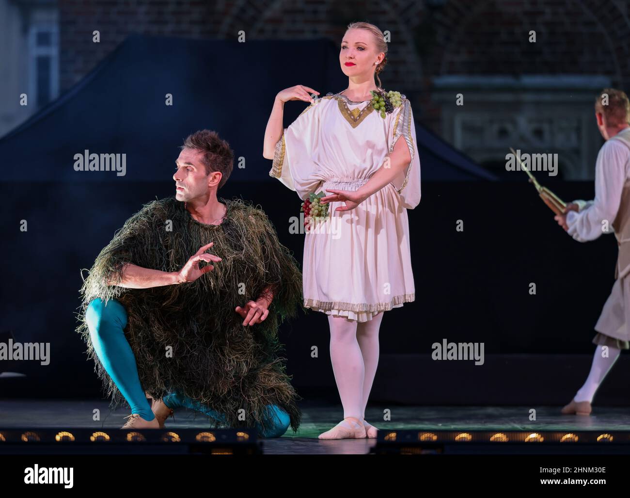 Dance french court hi-res stock photography and images - Alamy