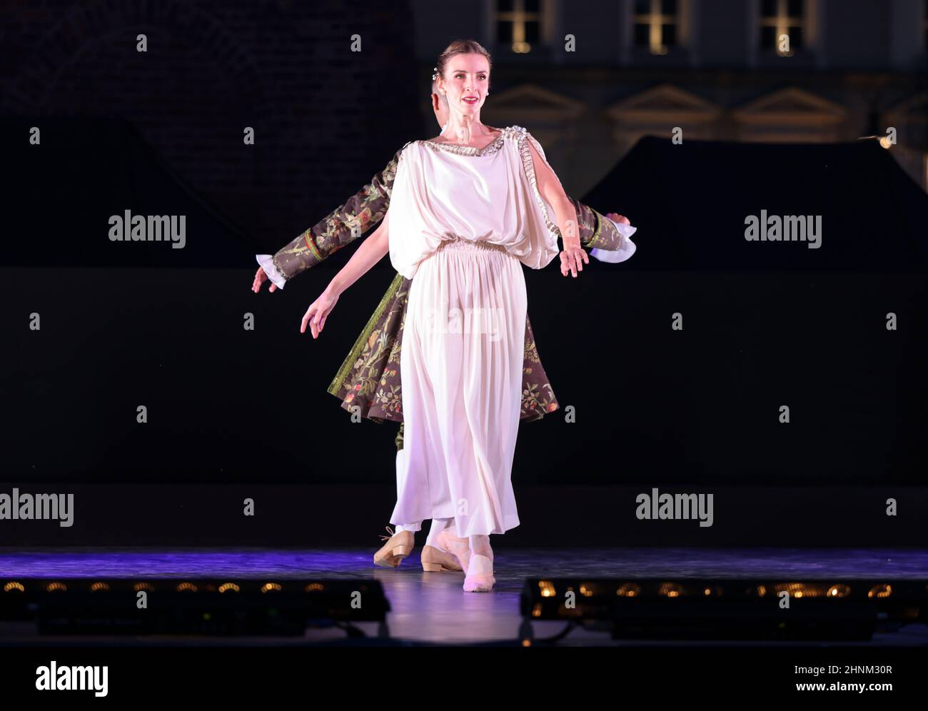 Dance french court hi-res stock photography and images - Alamy