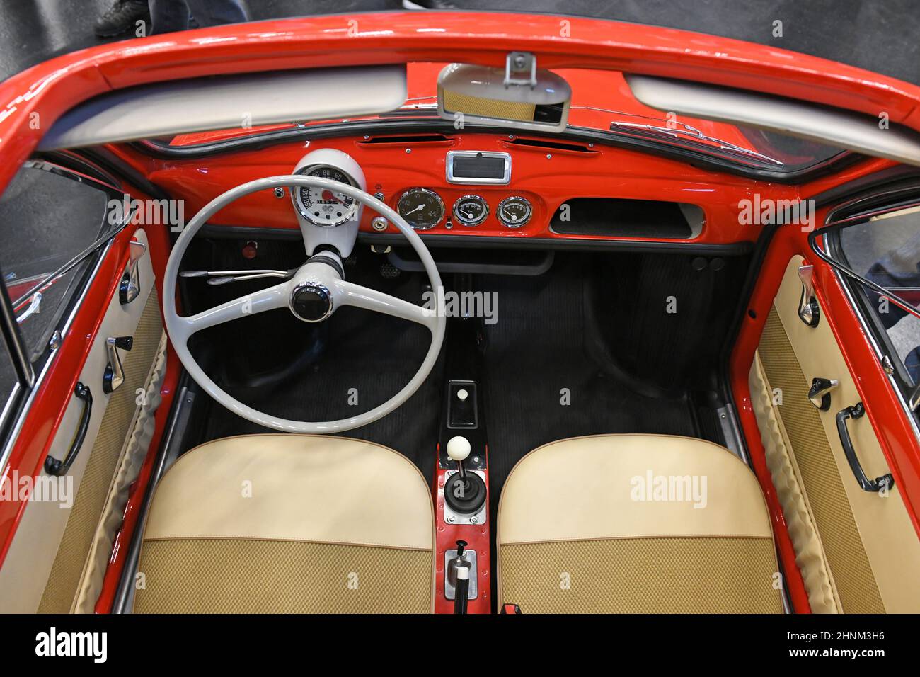 Oldtimer bei einer Ausstellung in Salzburg (Österreich) - Vintage cars ...