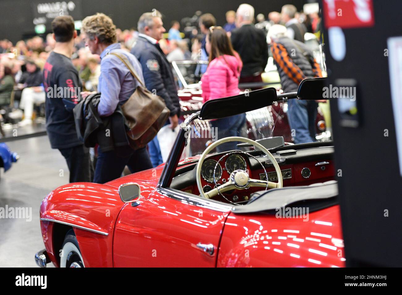 Oldtimer bei einer Ausstellung in Salzburg (Österreich) - Vintage cars ...