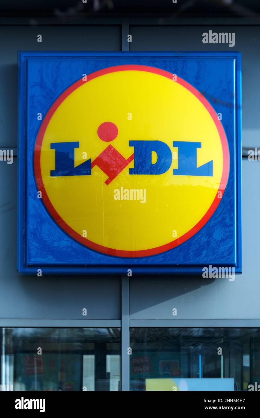 Lidl company logo hi-res stock photography and images - Alamy