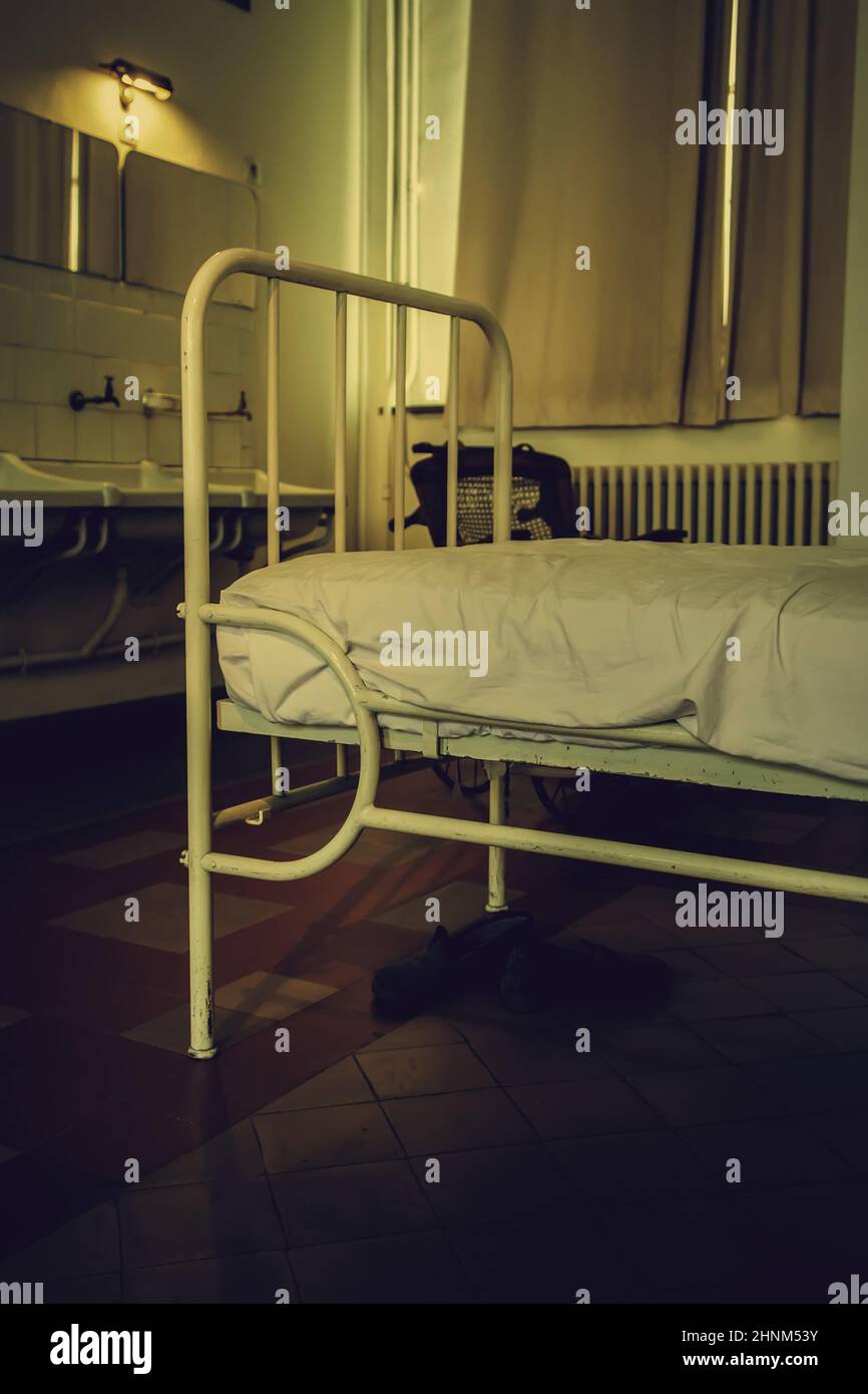 Sick beds hi-res stock photography and images - Alamy