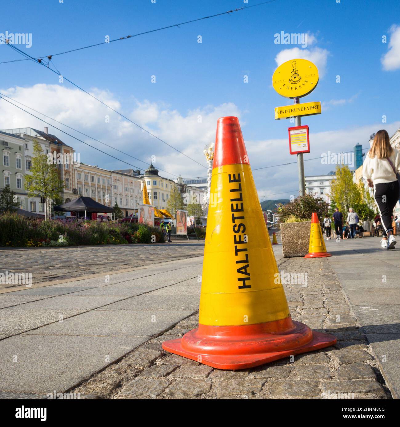 Busstop hi-res stock photography and images - Alamy