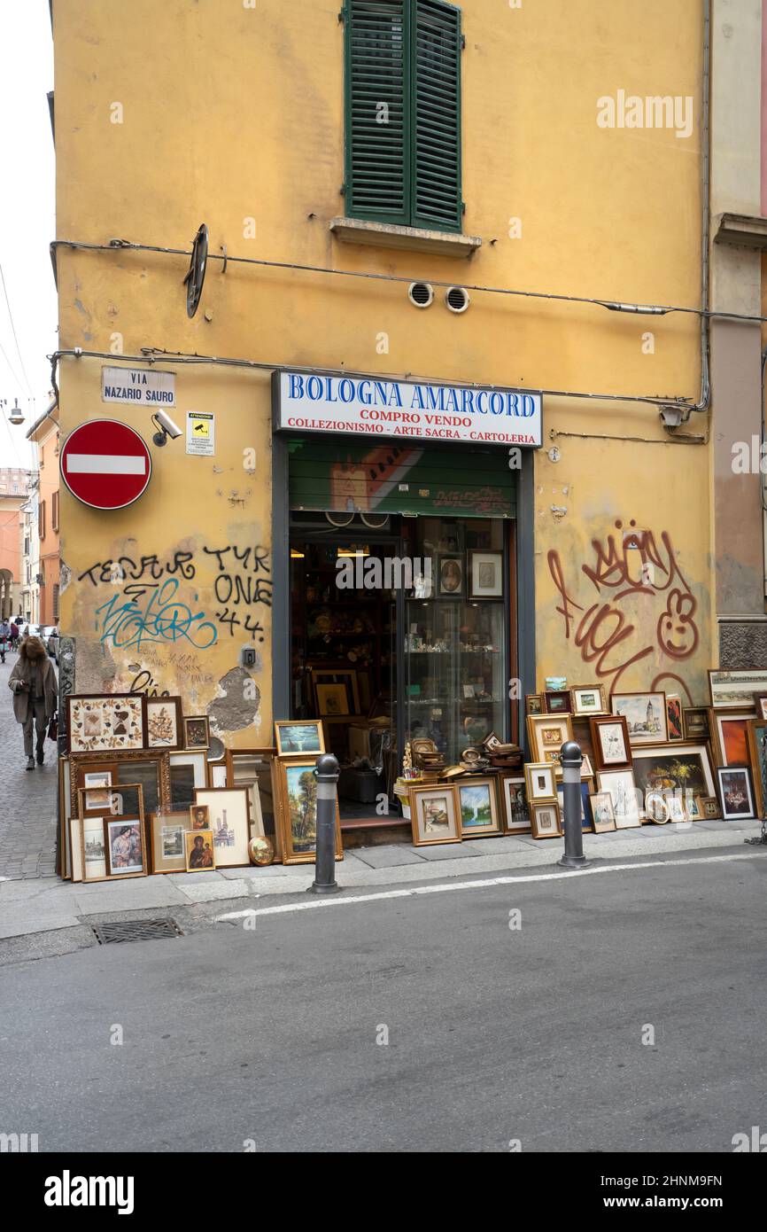 Junk shop hi-res stock photography and images - Alamy