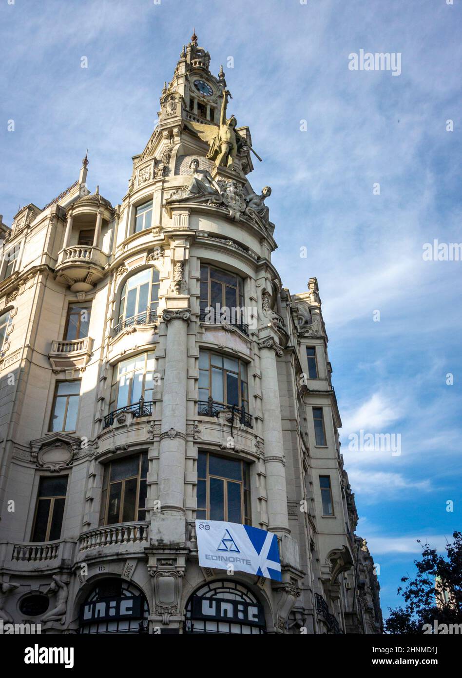 Ornate architecture hi-res stock photography and images - Alamy