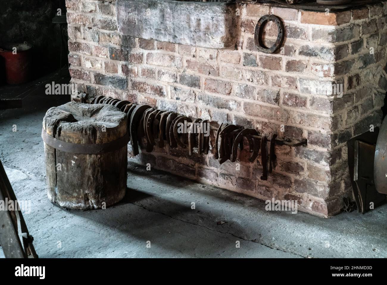Historic hoof and wagon forge Stock Photo - Alamy