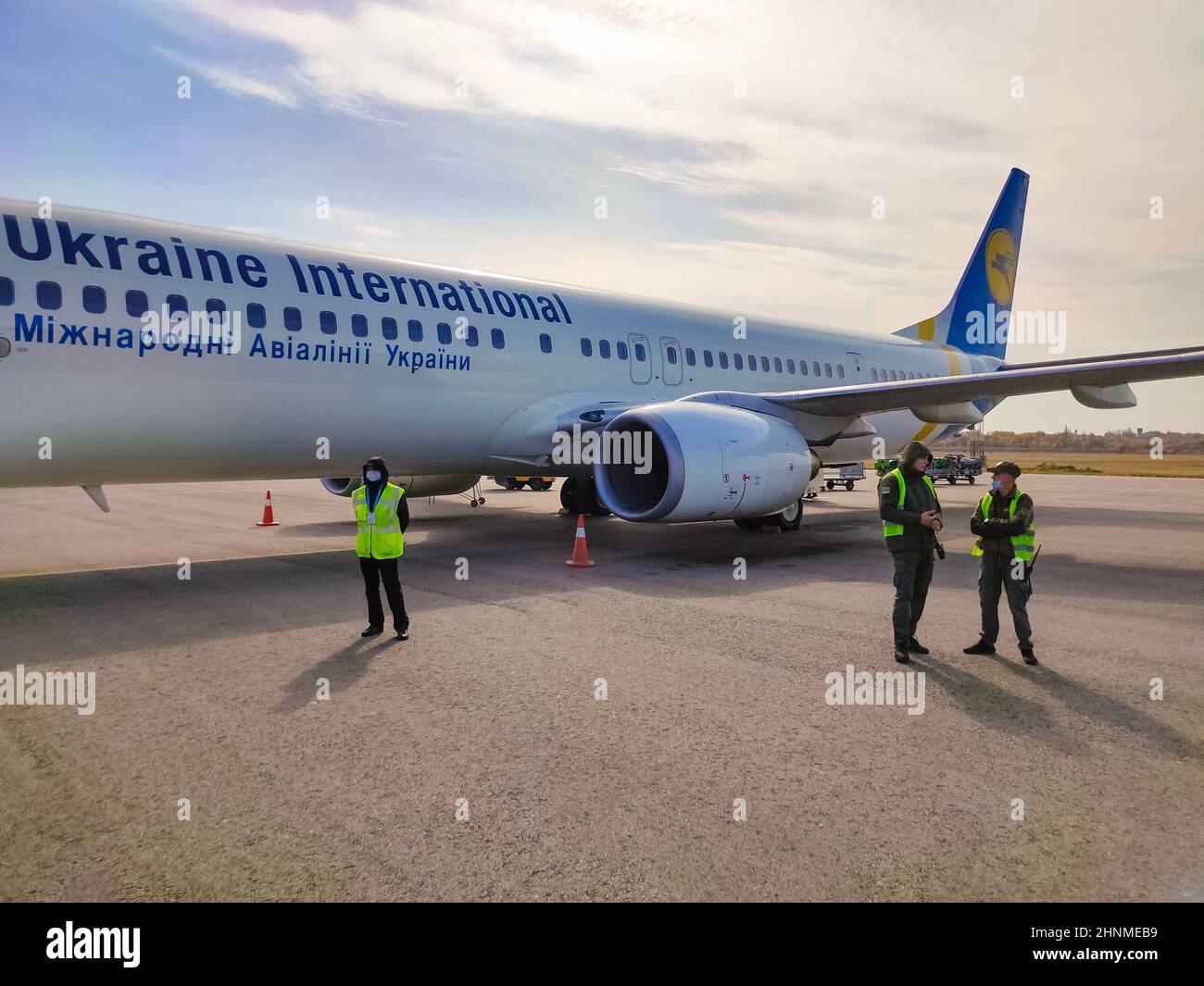 Ukraine international boeing 737 aircraft hi-res stock photography and ...
