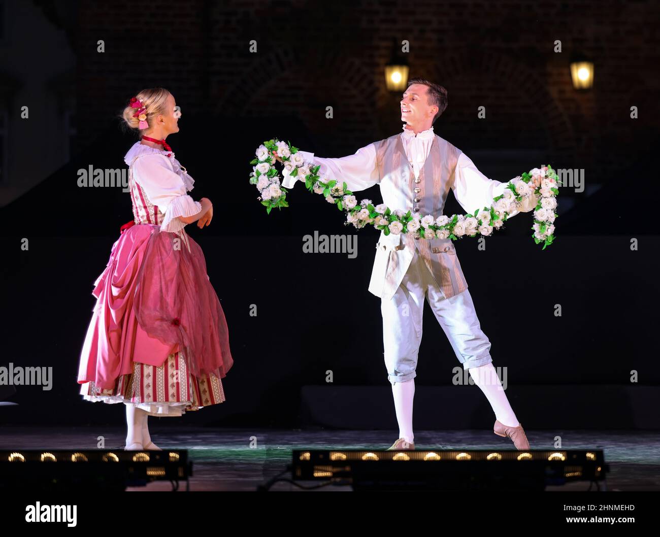 Dance french court hi-res stock photography and images - Alamy