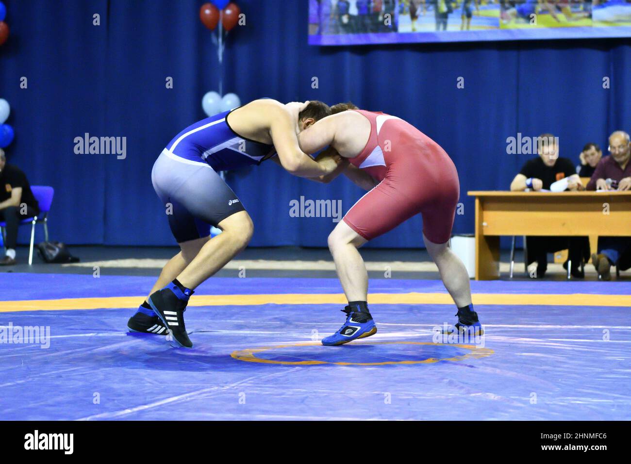 Wrestling boys hi-res stock photography and images - Alamy