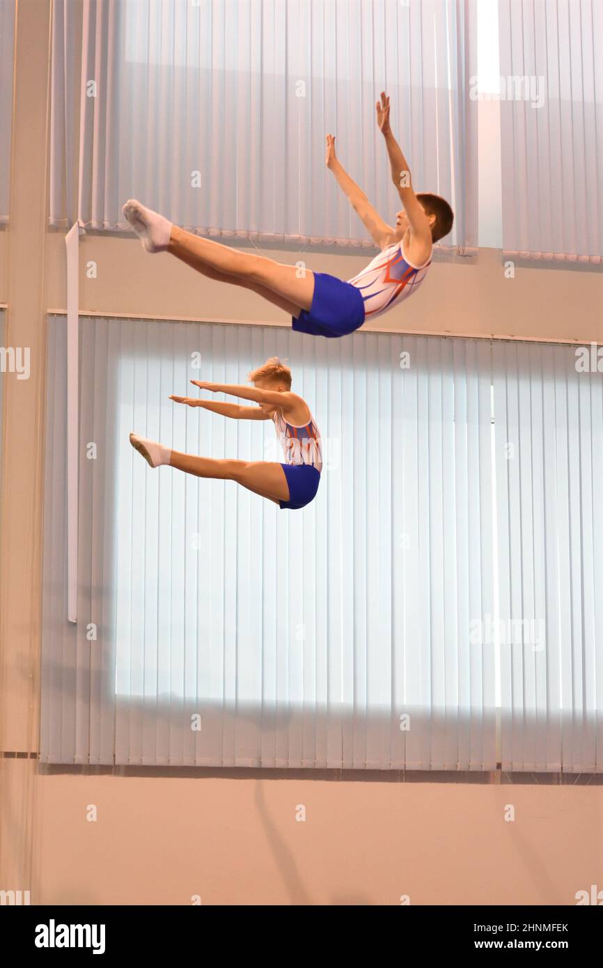 Teamwork synchronized hi-res stock photography and images - Alamy