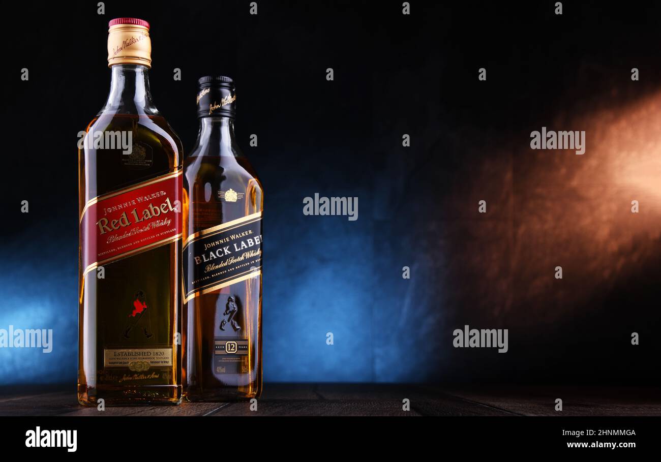 Johnnie walker whisky bottles hi-res stock photography and images - Alamy