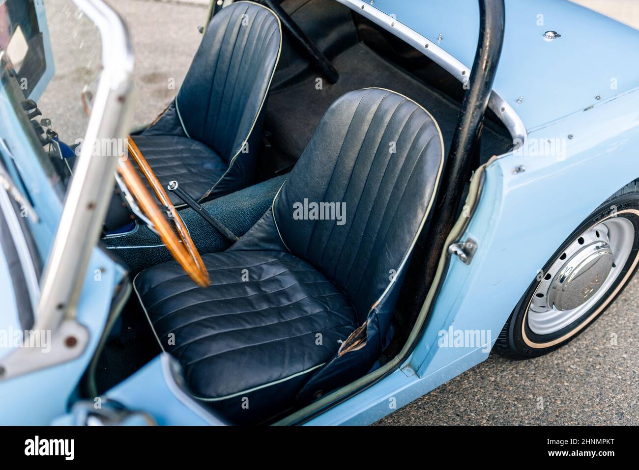 Classic Blue British Sports Car Stock Photo - Alamy