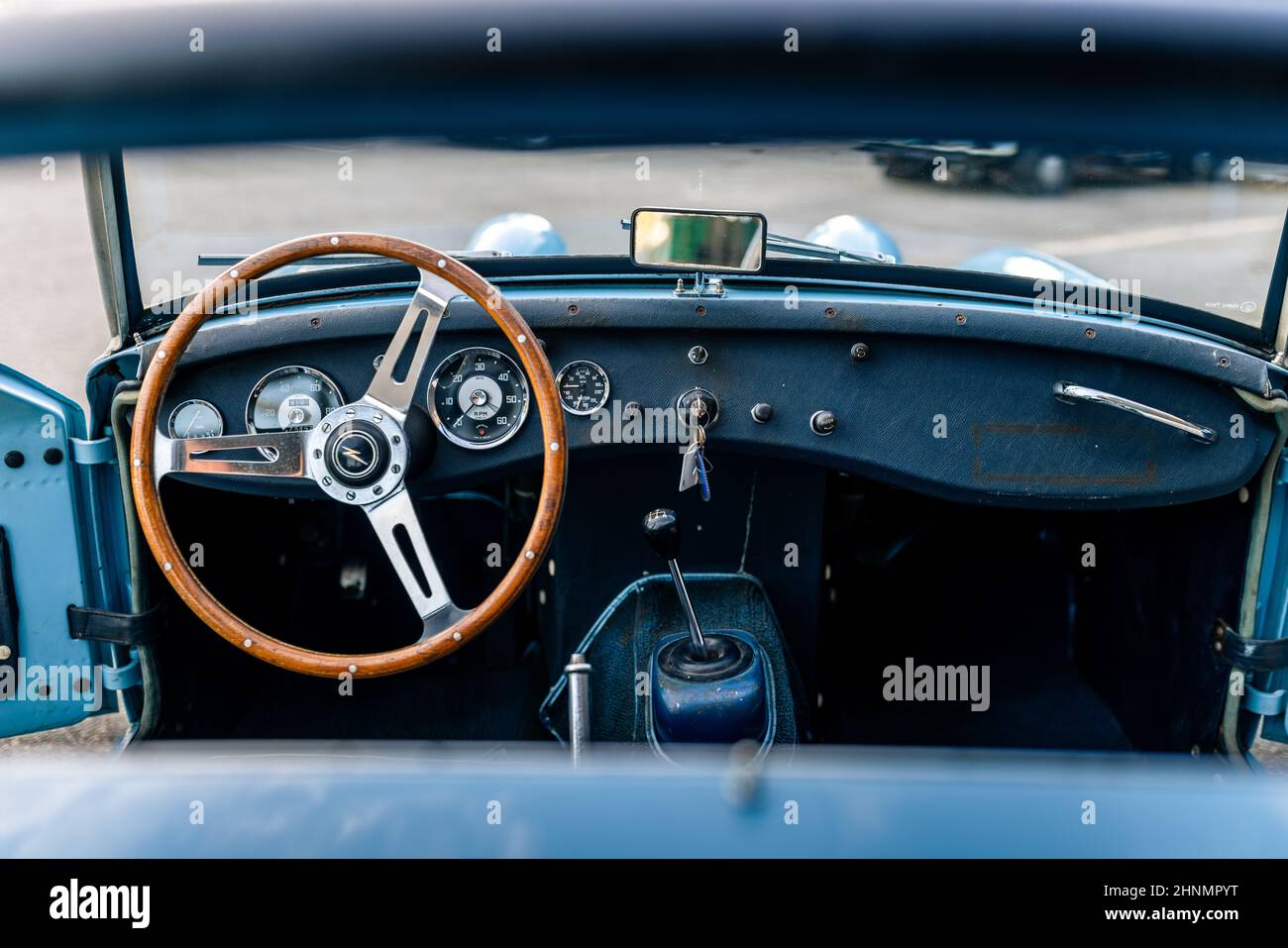 Black sports car getaway hi-res stock photography and images - Alamy