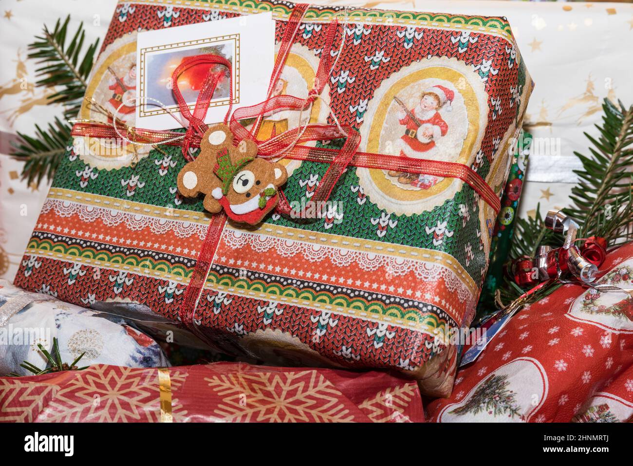 Presents wrapped hi-res stock photography and images - Alamy