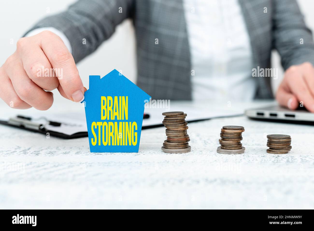 Brain storming hi-res stock photography and images - Alamy