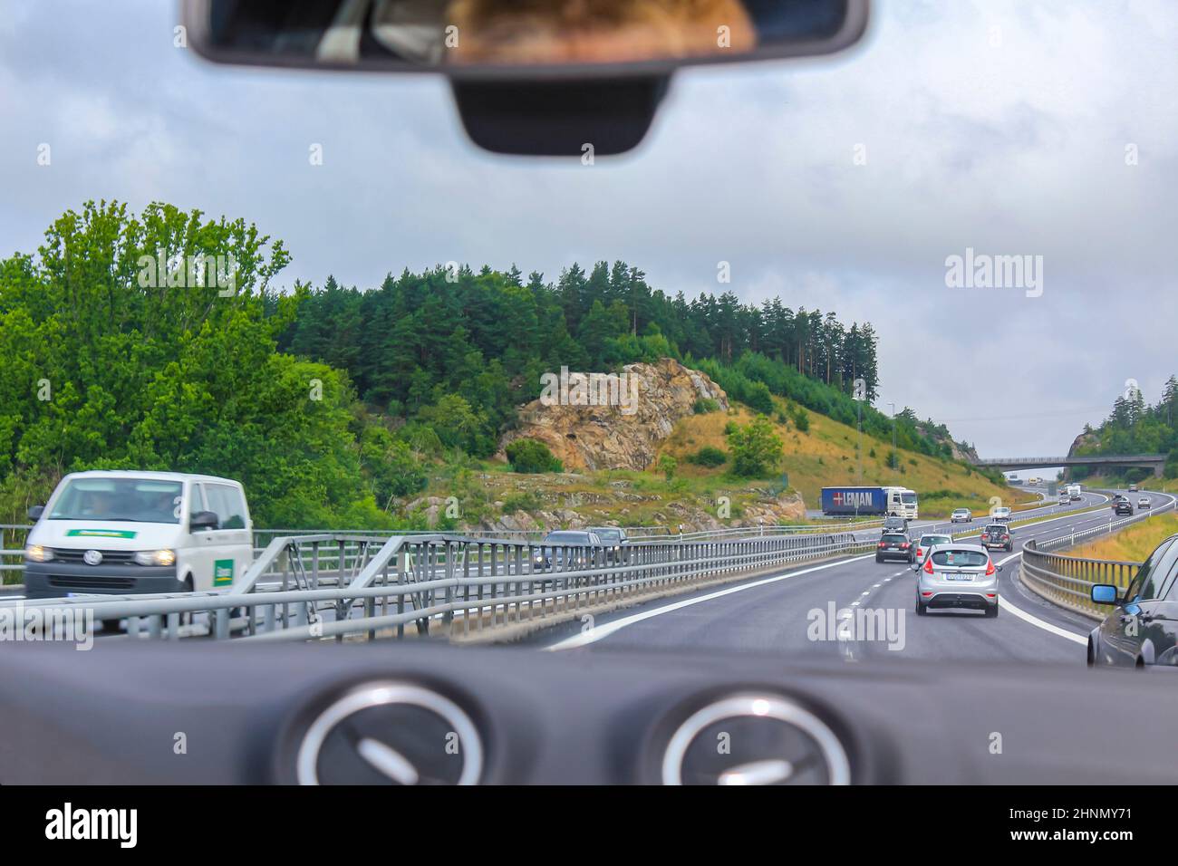 Car driving in countryside hi-res stock photography and images - Alamy