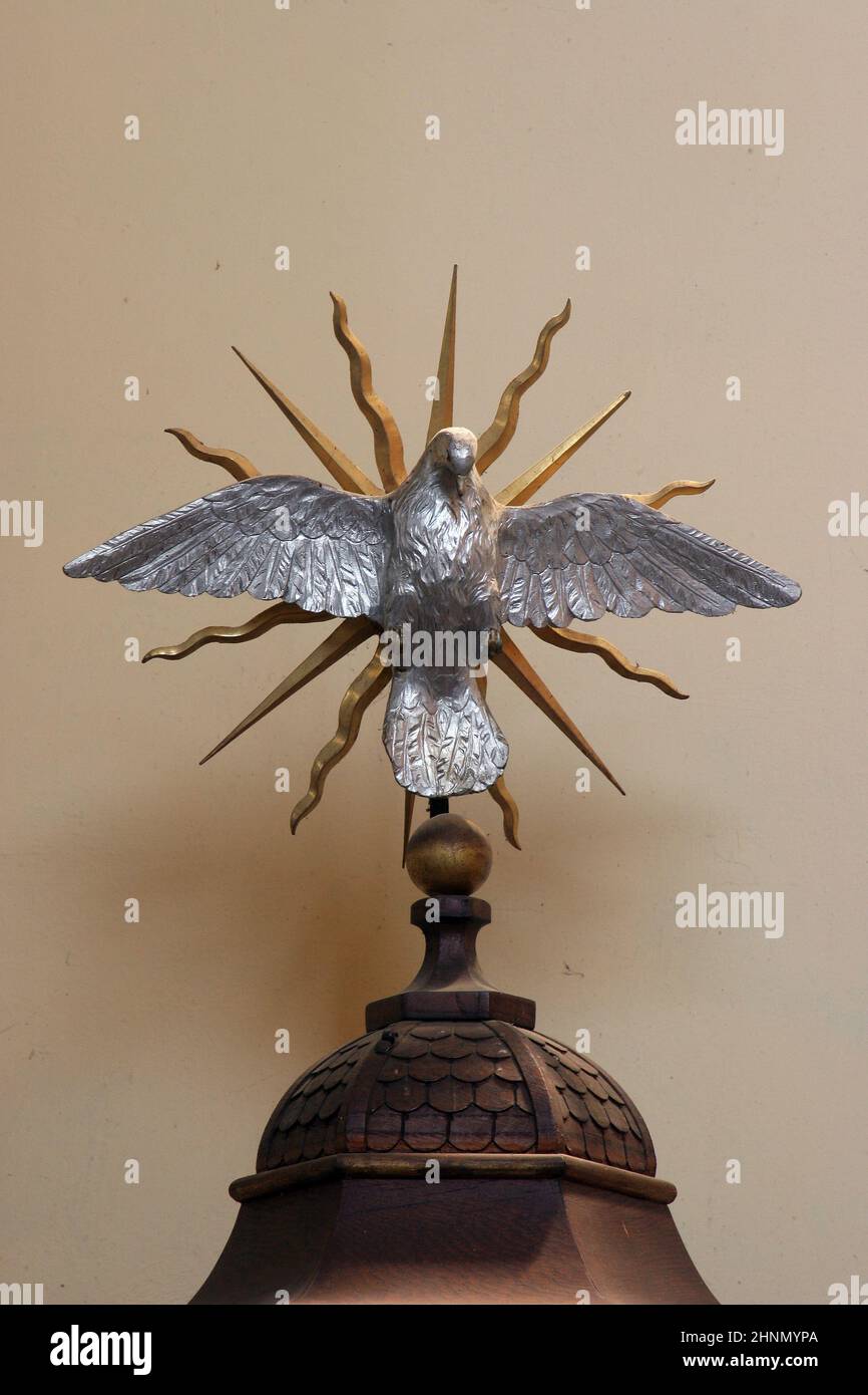 Holy spirit bird cross hi-res stock photography and images - Alamy