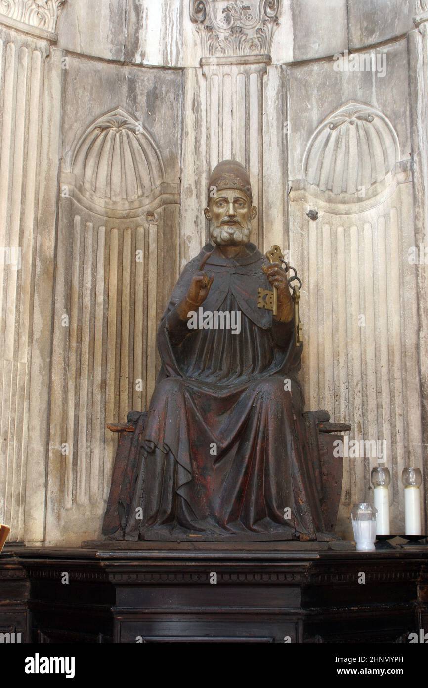 Statue of saint james hi-res stock photography and images - Alamy