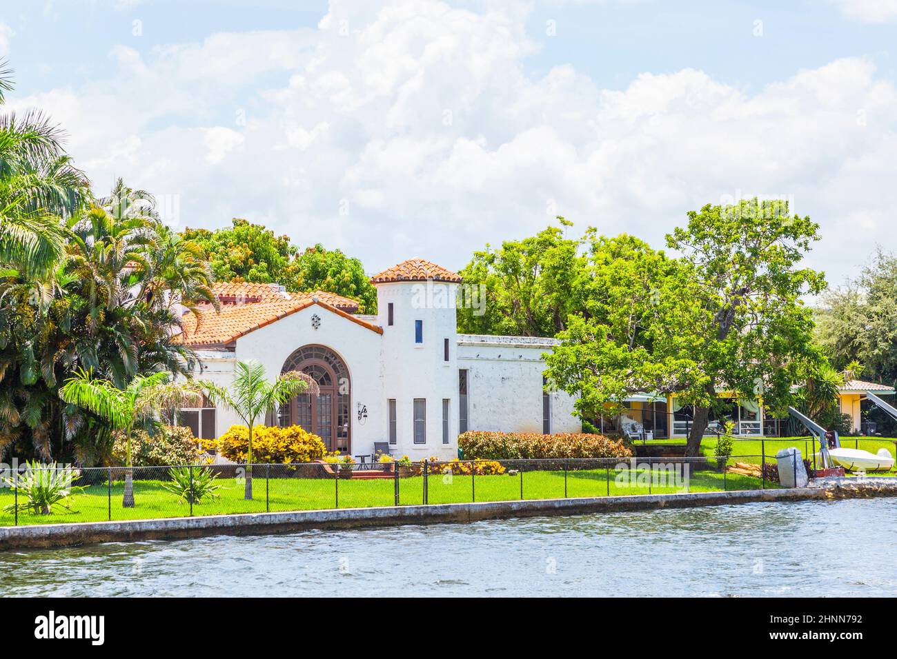 Luxurious canal houses hi-res stock photography and images - Alamy