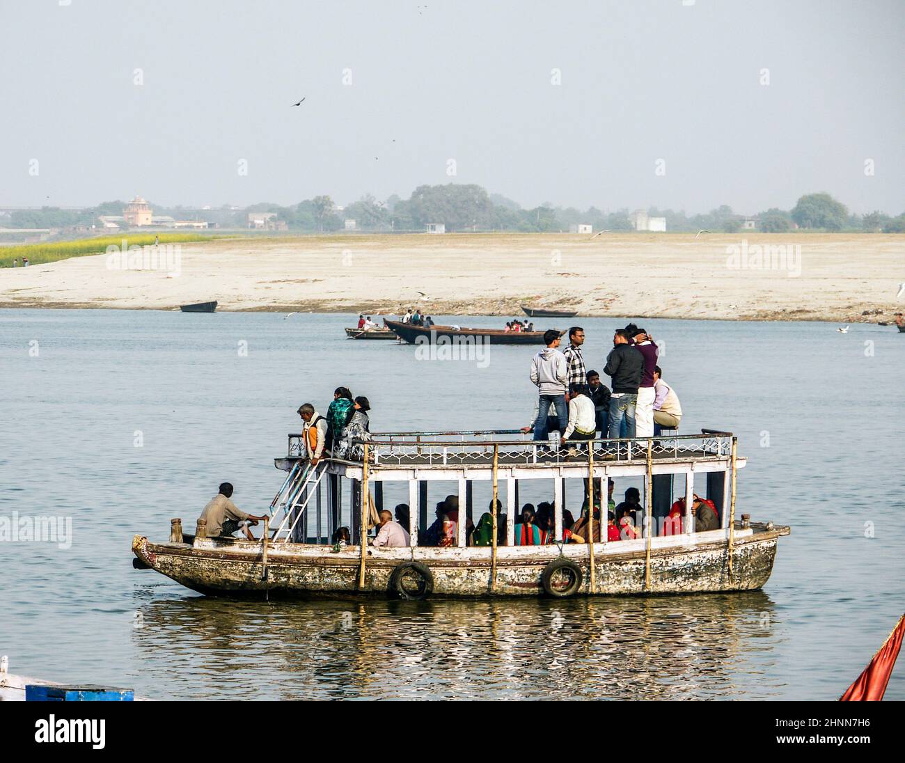 River cross transportation hi-res stock photography and images - Alamy