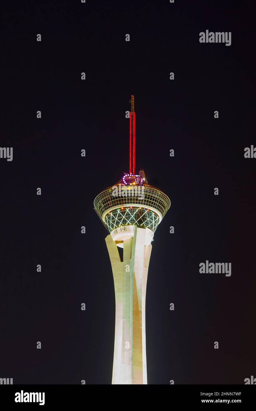 Red and green tower lights hi-res stock photography and images - Alamy