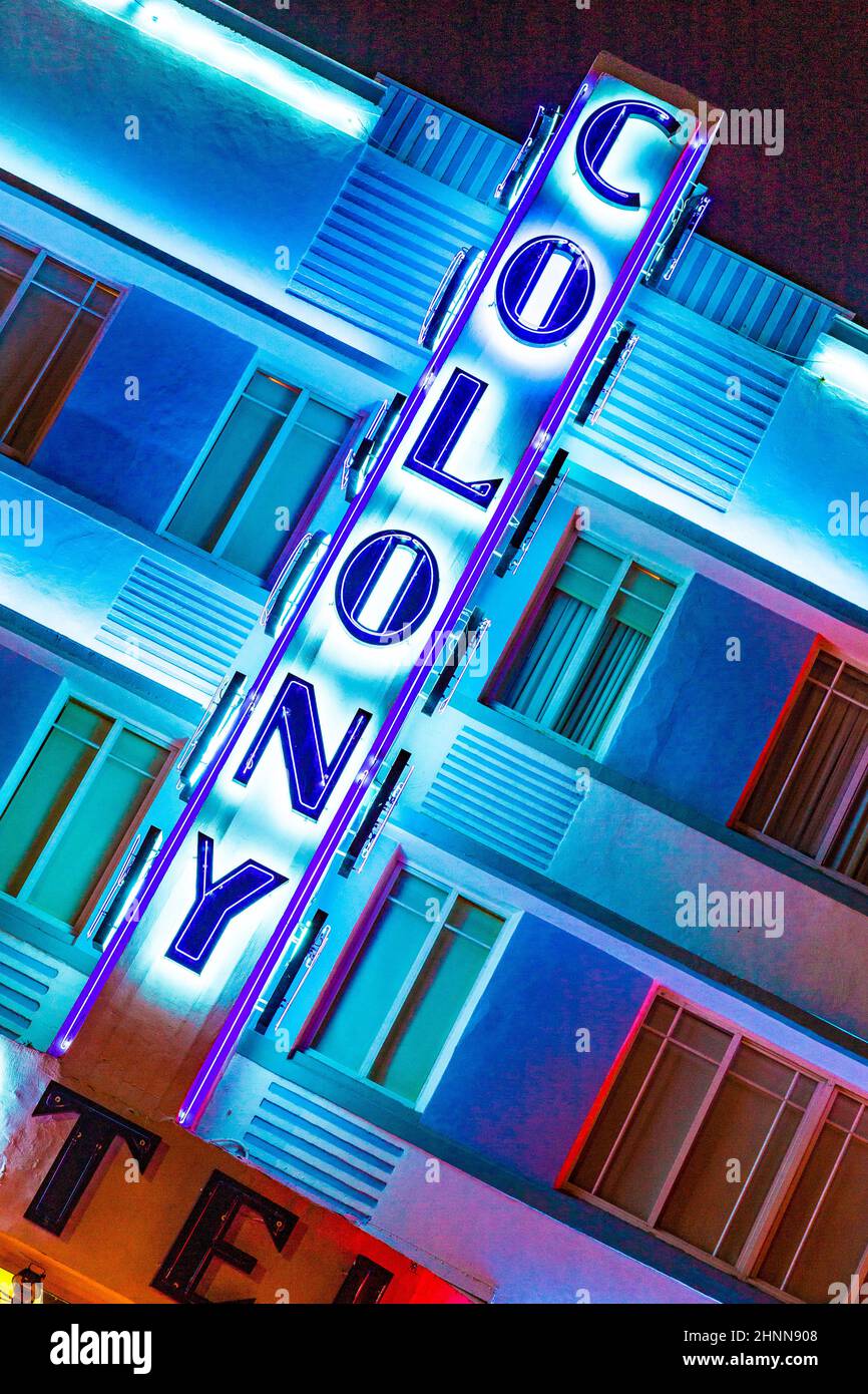Night view at Ocean drive with colony hotel Stock Photo - Alamy