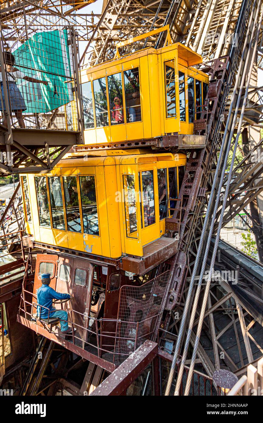 France paris eiffel tower elevator hi-res stock photography and images ... France paris eiffel tower elevator hi-res stock photography and images ...