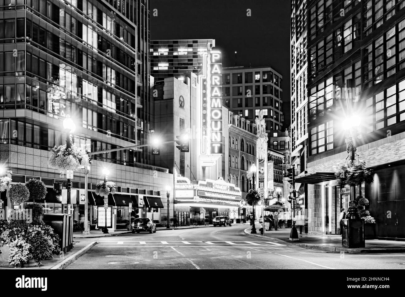 Paramount cinema Black and White Stock Photos & Images - Alamy