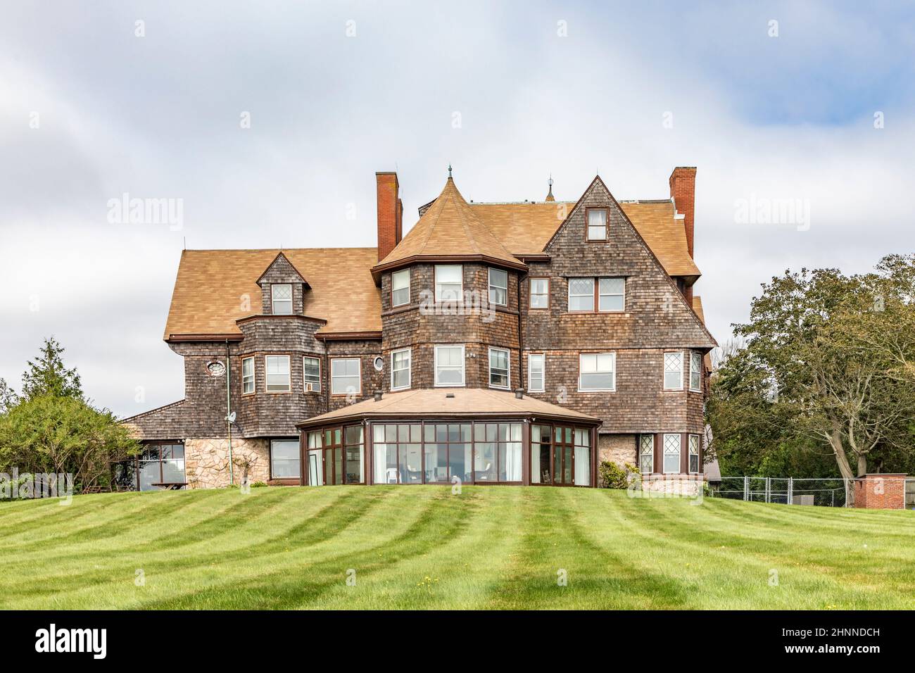 Newport rhode island mansion hi-res stock photography and images - Alamy
