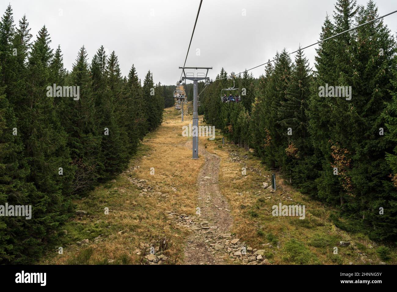 Cable car to the mountains hi-res stock photography and images - Alamy